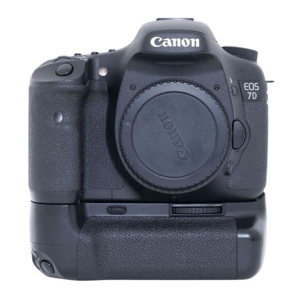 Canon EOS 7D Gehäuse (13222 Auslösungen), mit Phottix BG-7D Griff ...
